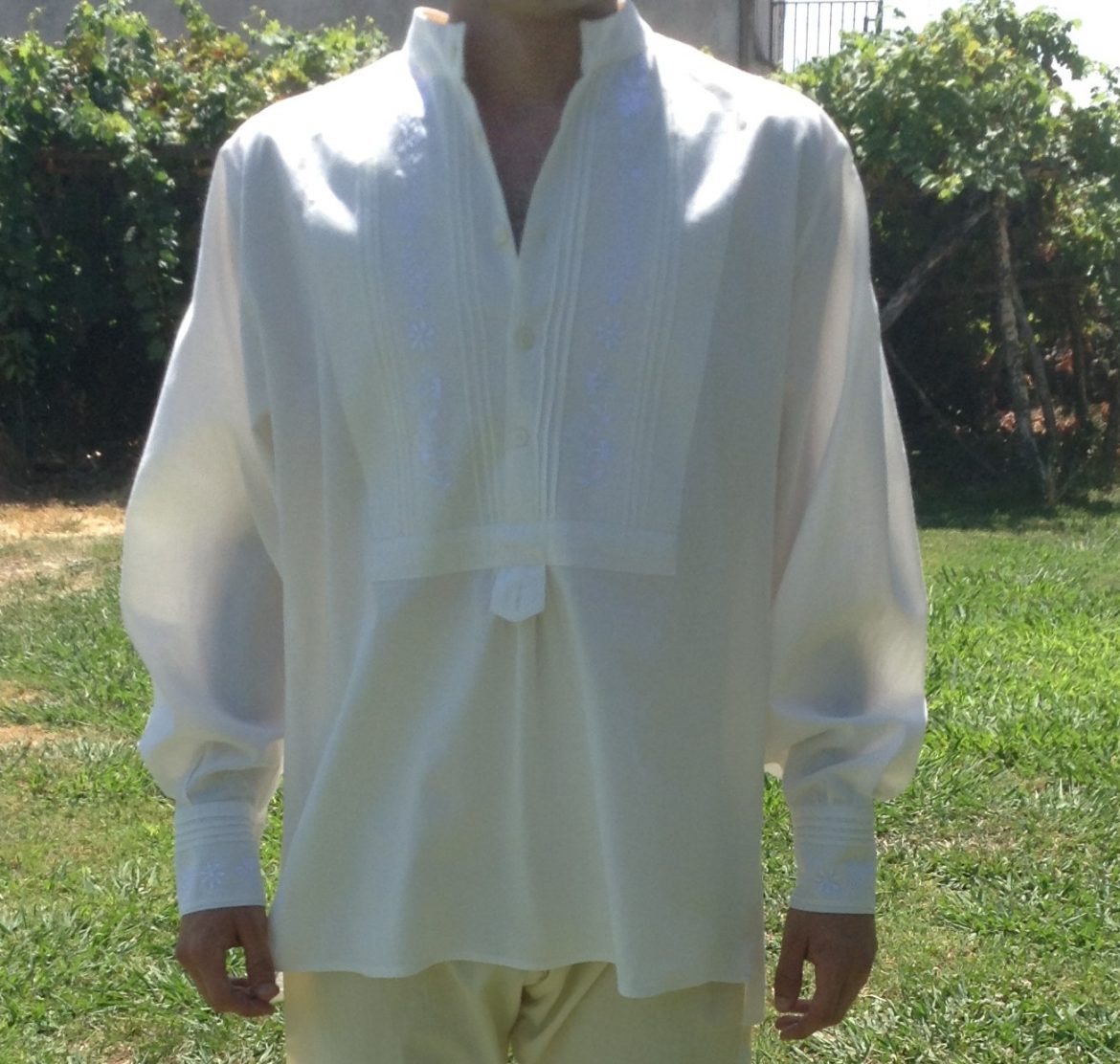 Santu Tomás, camisa me darás; Fílala pendexona, y yá la tendrás ...